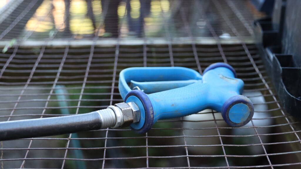 Spray Tables for Produce Farms – UVM Extension Ag Engineering